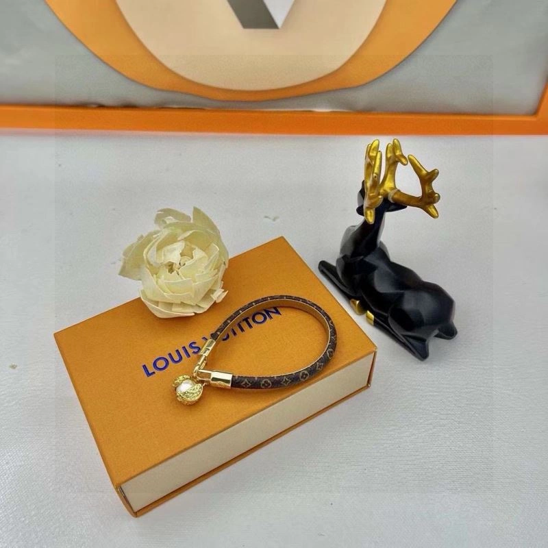 Top mirror Louis Vuitton Bracelets