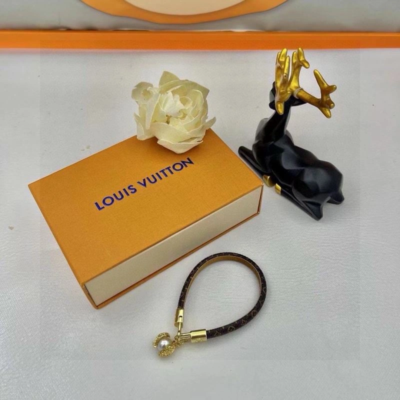 Top mirror Louis Vuitton Bracelets