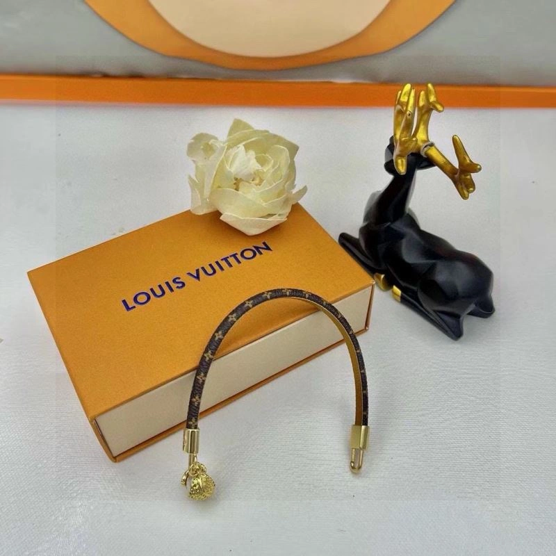 Top mirror Louis Vuitton Bracelets