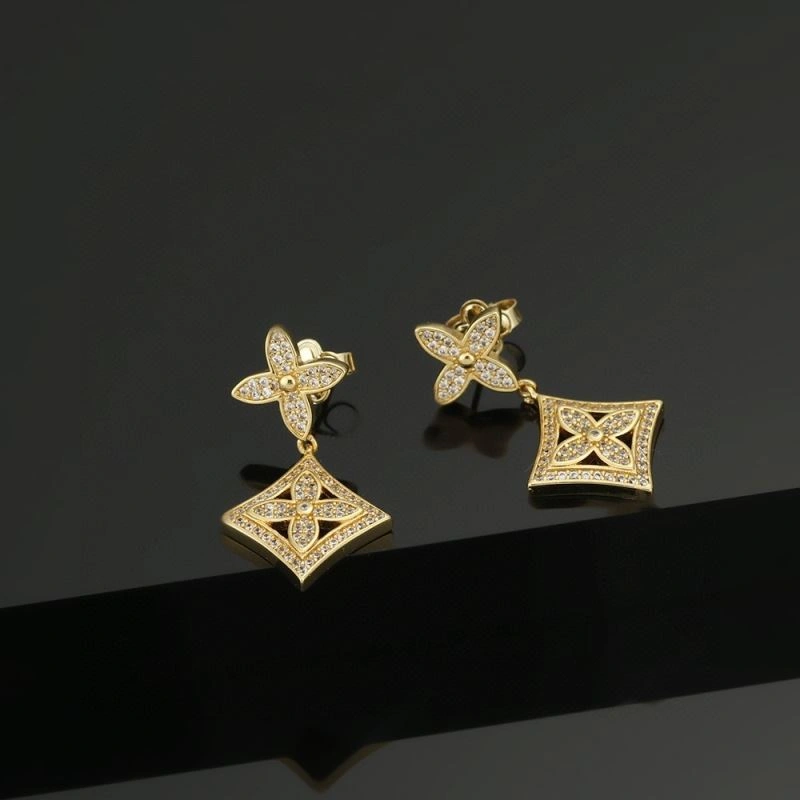 Cut-rate Louis Vuitton Brooches