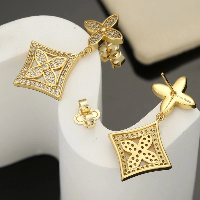 Cut-rate Louis Vuitton Brooches
