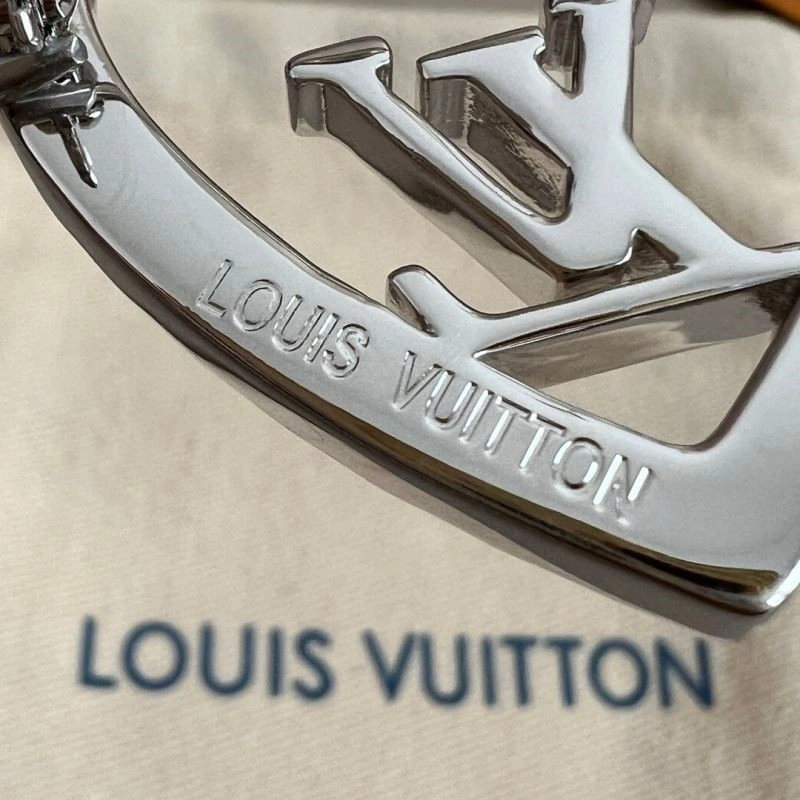 Legit Louis Vuitton Brooches