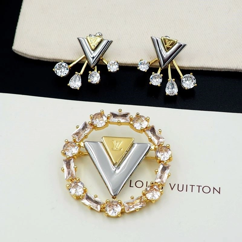 Reasonably priced Louis Vuitton Brooches
