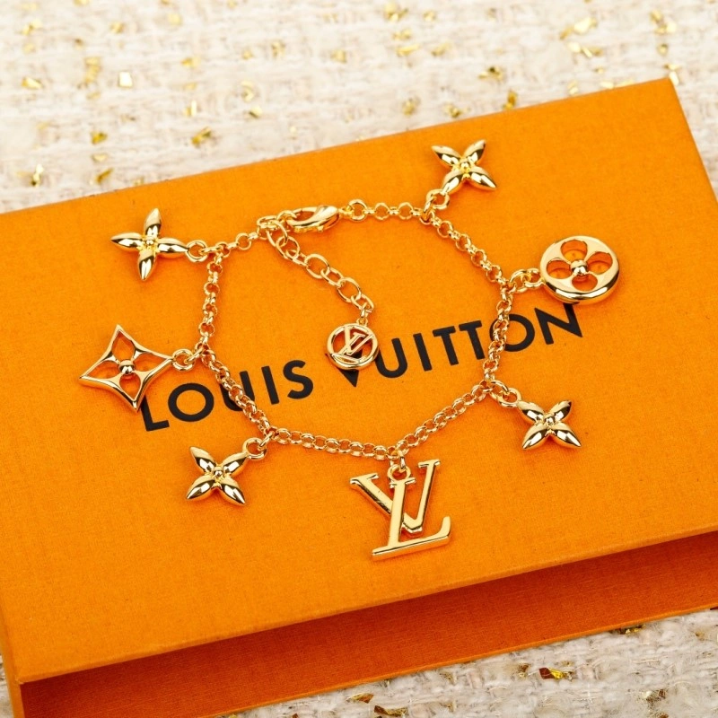 Affordable Louis Vuitton Brooches