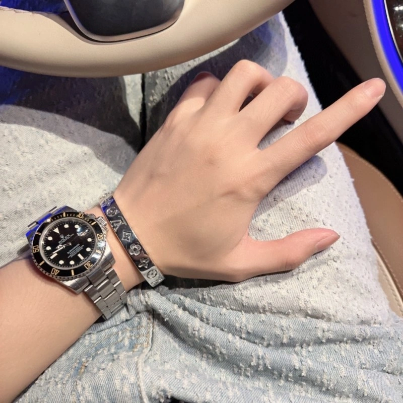 OEM Louis Vuitton Brooches