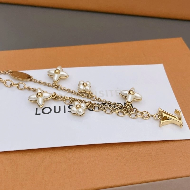 Top mirror Louis Vuitton Brooches