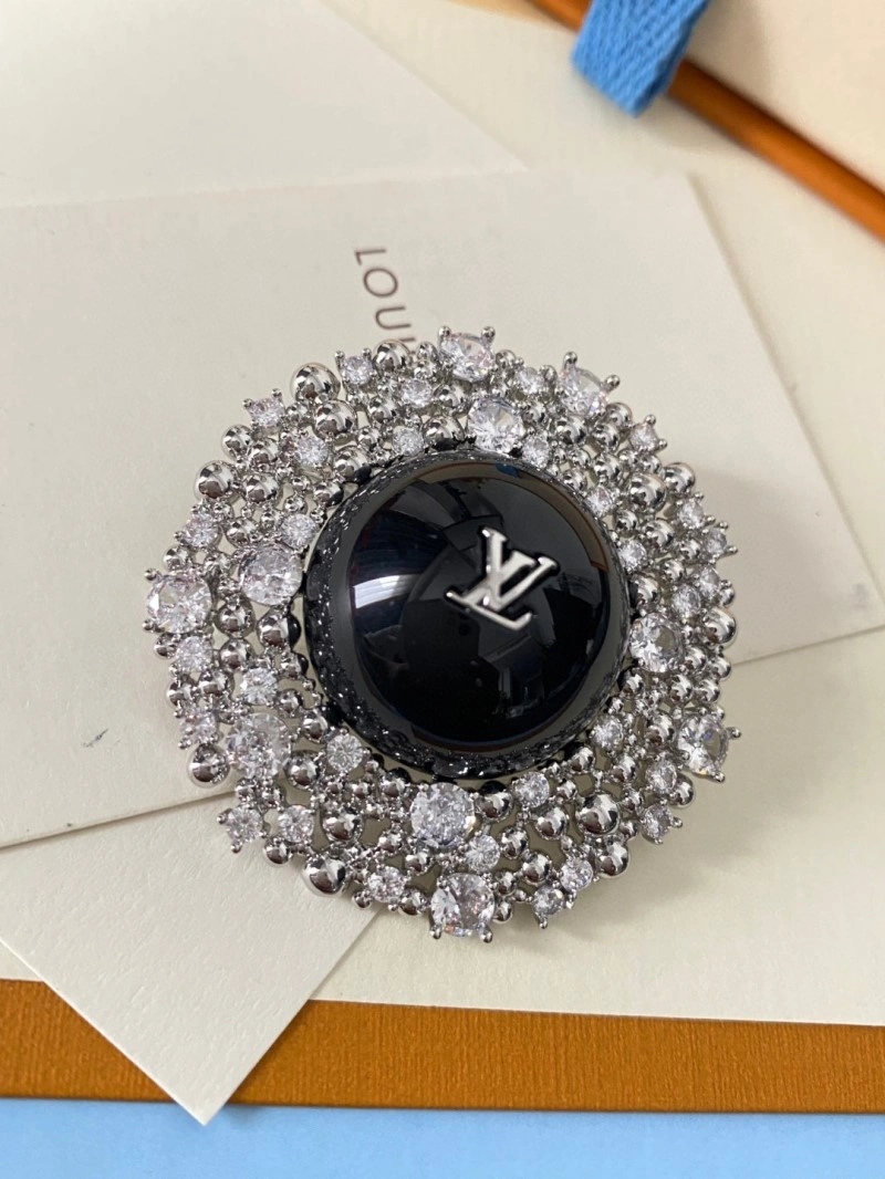 Top mirror Louis Vuitton Brooches