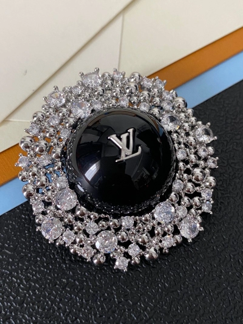Top mirror Louis Vuitton Brooches
