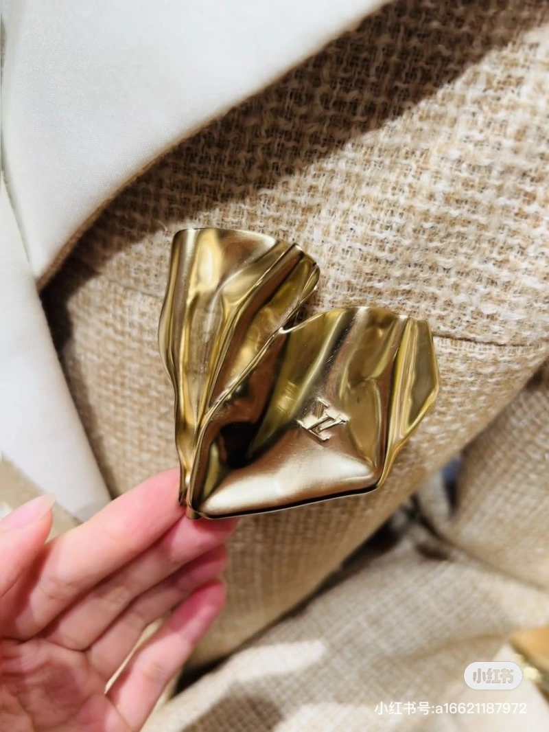Official Louis Vuitton Brooches