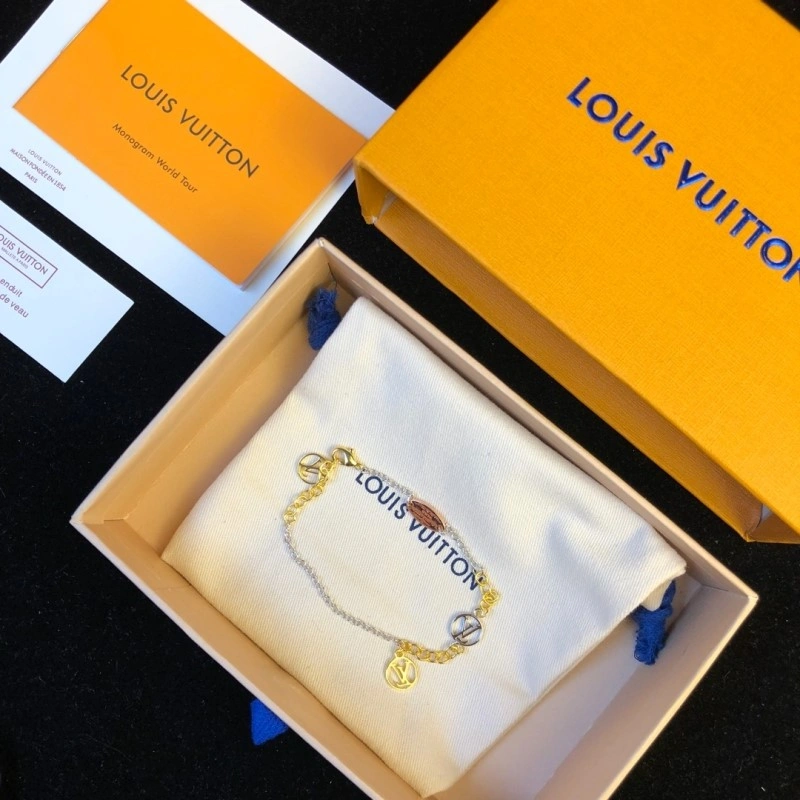 Bargain Louis Vuitton Brooches