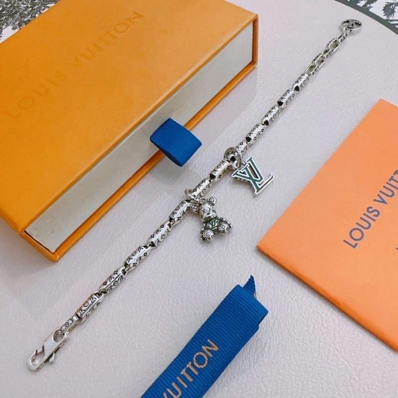Top mirror Louis Vuitton Brooches