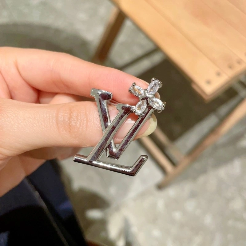 Discounted Louis Vuitton Brooches