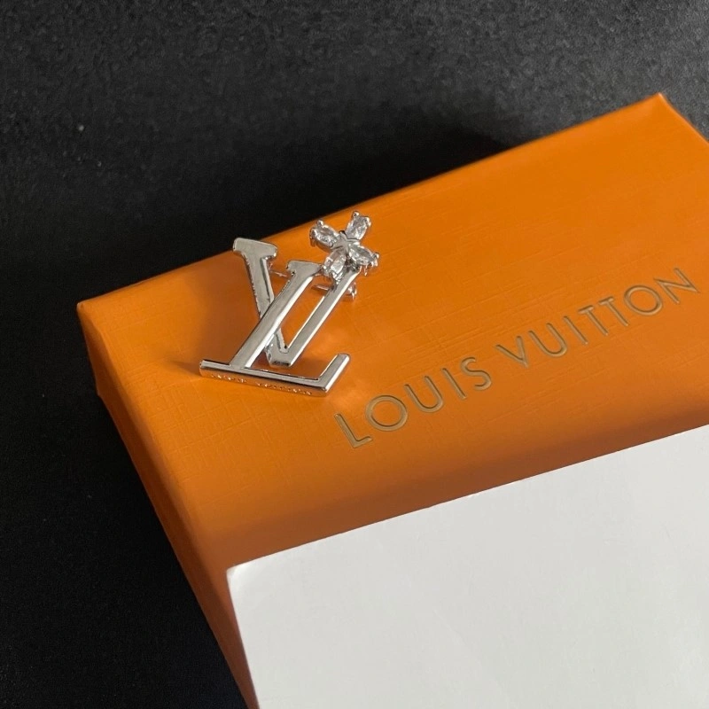 Discounted Louis Vuitton Brooches