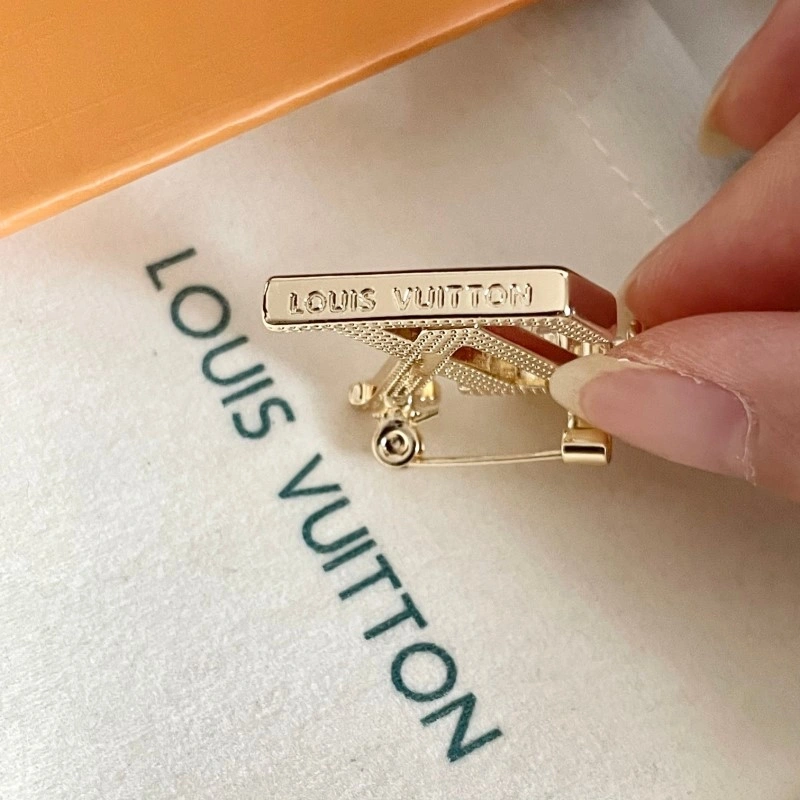 Reasonably priced Louis Vuitton Brooches