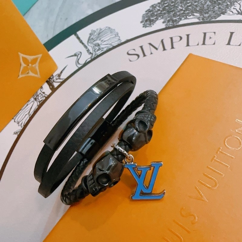 Accurate model Louis Vuitton Brooches