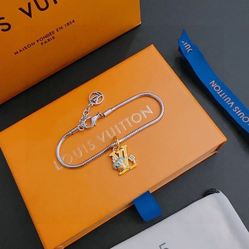 Official Louis Vuitton Brooches