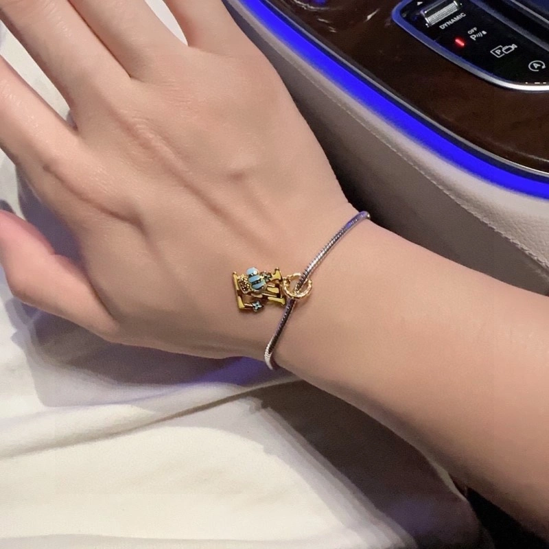 Official Louis Vuitton Brooches