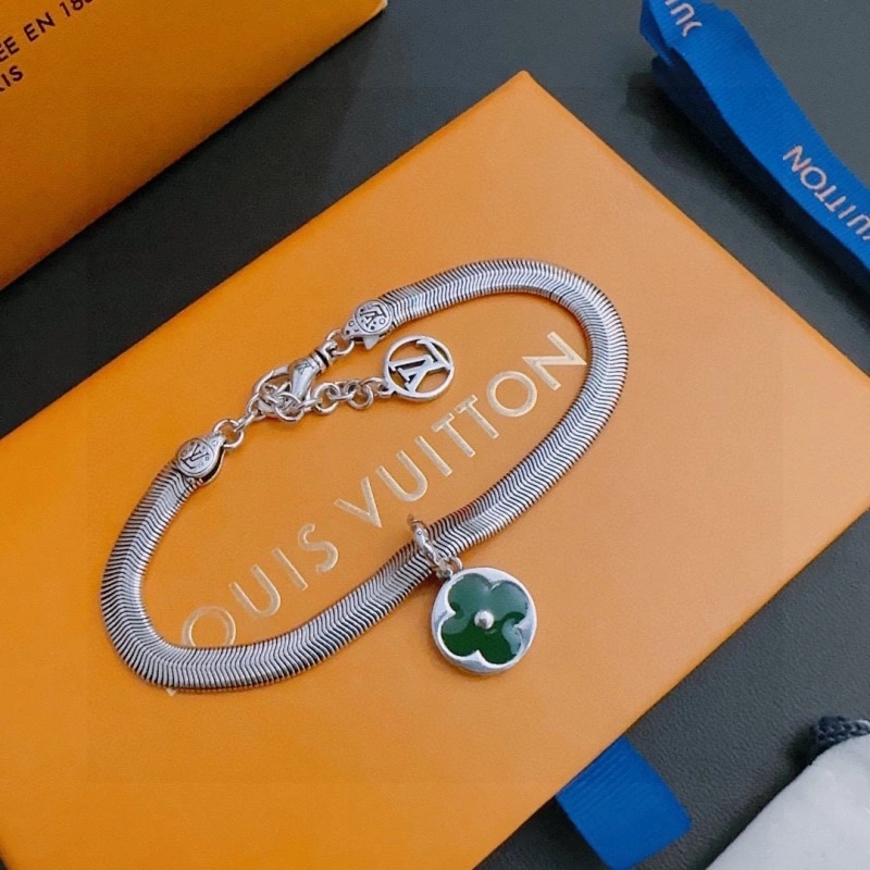 Cut-rate Louis Vuitton Brooches