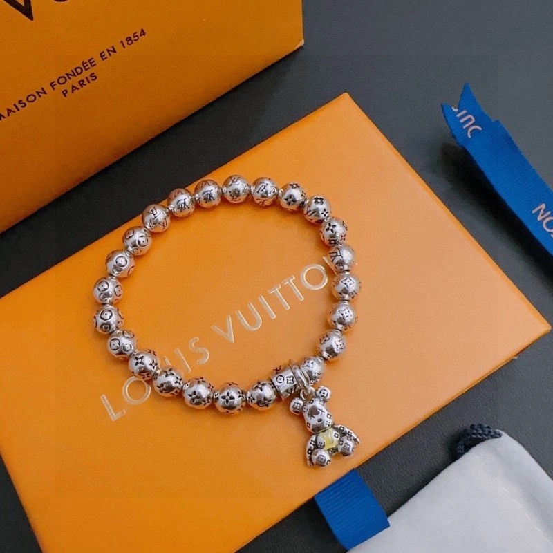 Low-cost Louis Vuitton Brooches