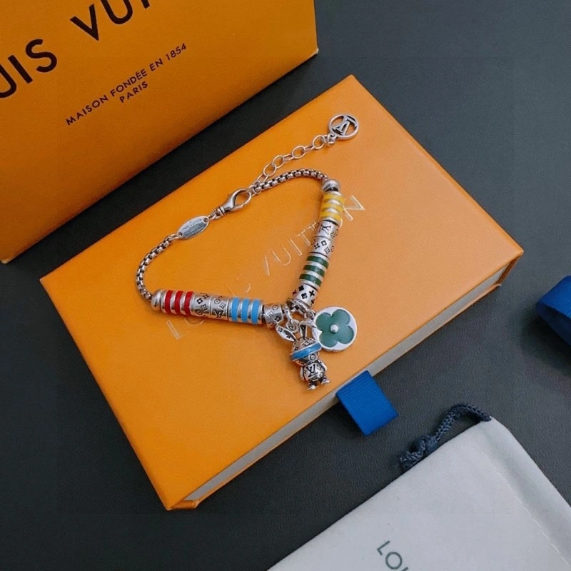 Legit Louis Vuitton Brooches
