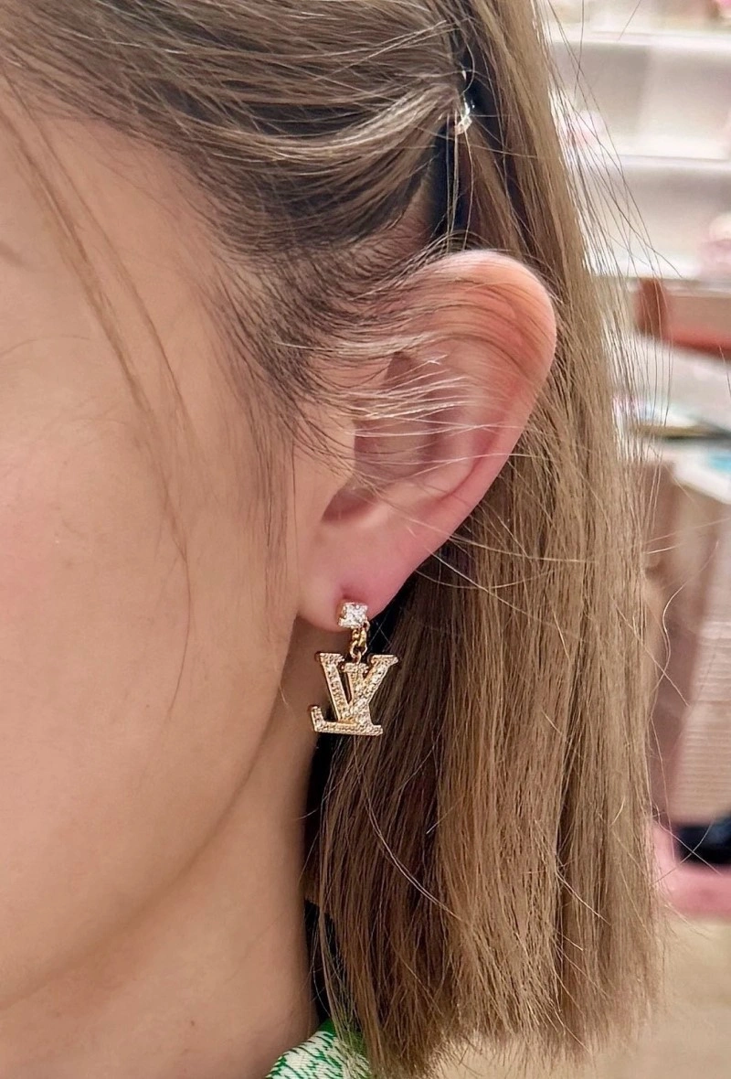 Official Louis Vuitton Brooches