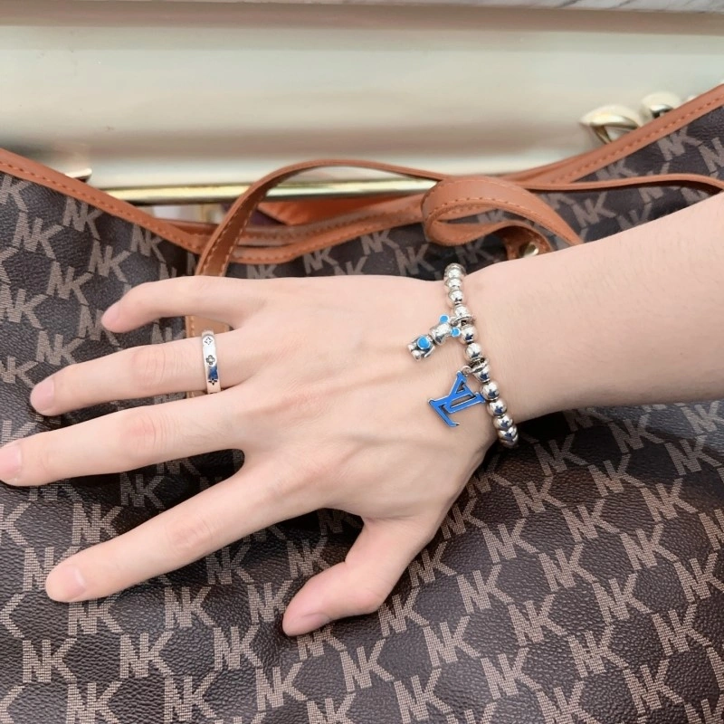Low-cost Louis Vuitton Brooches