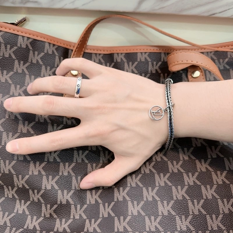 High fidelity Louis Vuitton Brooches