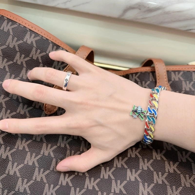 Official Louis Vuitton Brooches
