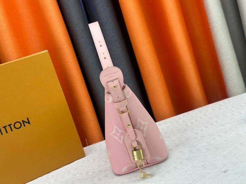 Low-cost Louis Vuitton Bucket Bags