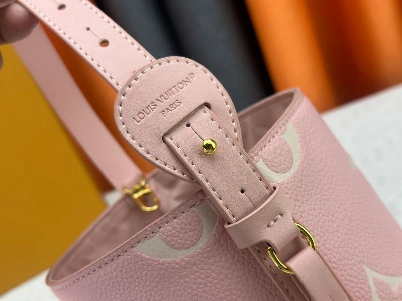Low-cost Louis Vuitton Bucket Bags