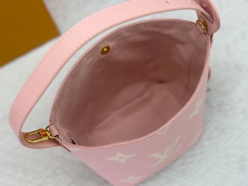 Low-cost Louis Vuitton Bucket Bags