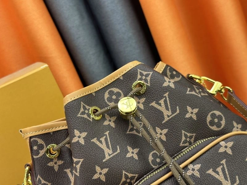 Accurate model Louis Vuitton Bucket Bags