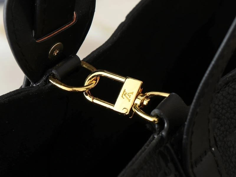 Top mirror Louis Vuitton Bucket Bags