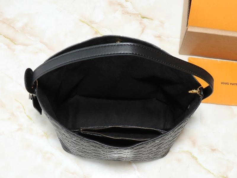 Top mirror Louis Vuitton Bucket Bags