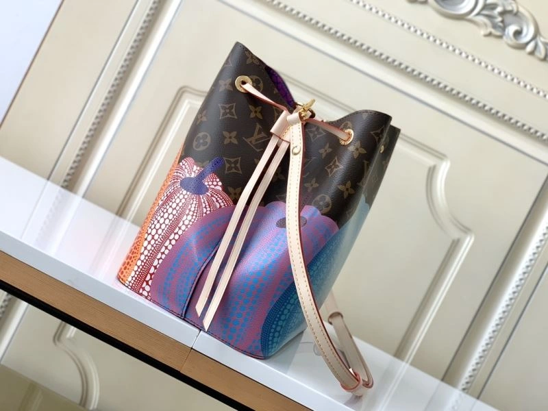 Bargain Louis Vuitton Bucket Bags