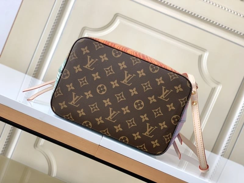 Bargain Louis Vuitton Bucket Bags