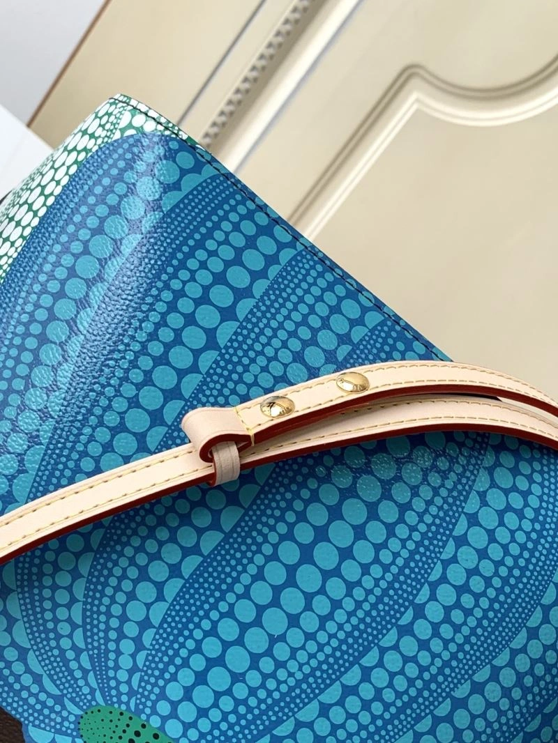 Bargain Louis Vuitton Bucket Bags