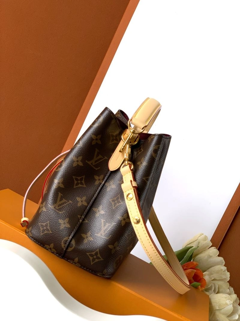 Bargain Louis Vuitton Bucket Bags