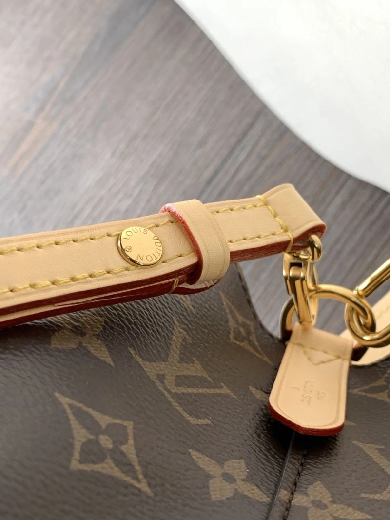 Bargain Louis Vuitton Bucket Bags