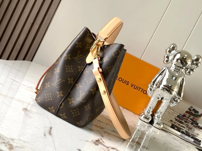 Bargain Louis Vuitton Bucket Bags