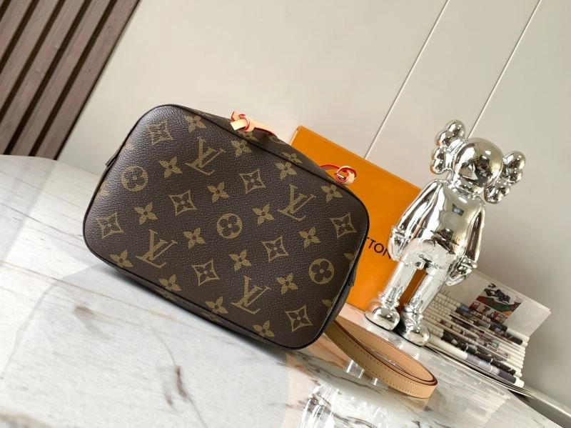 Bargain Louis Vuitton Bucket Bags
