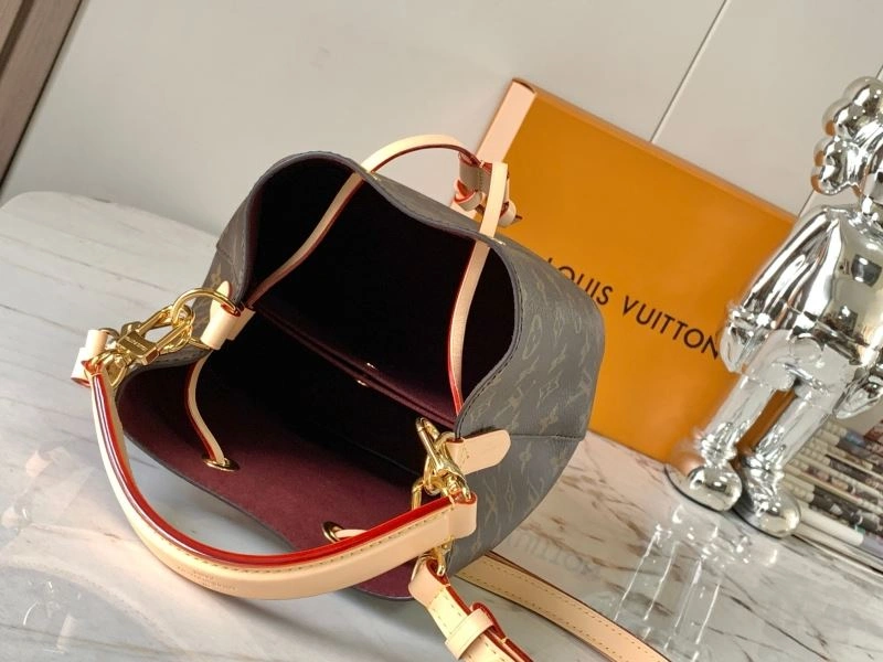 Bargain Louis Vuitton Bucket Bags