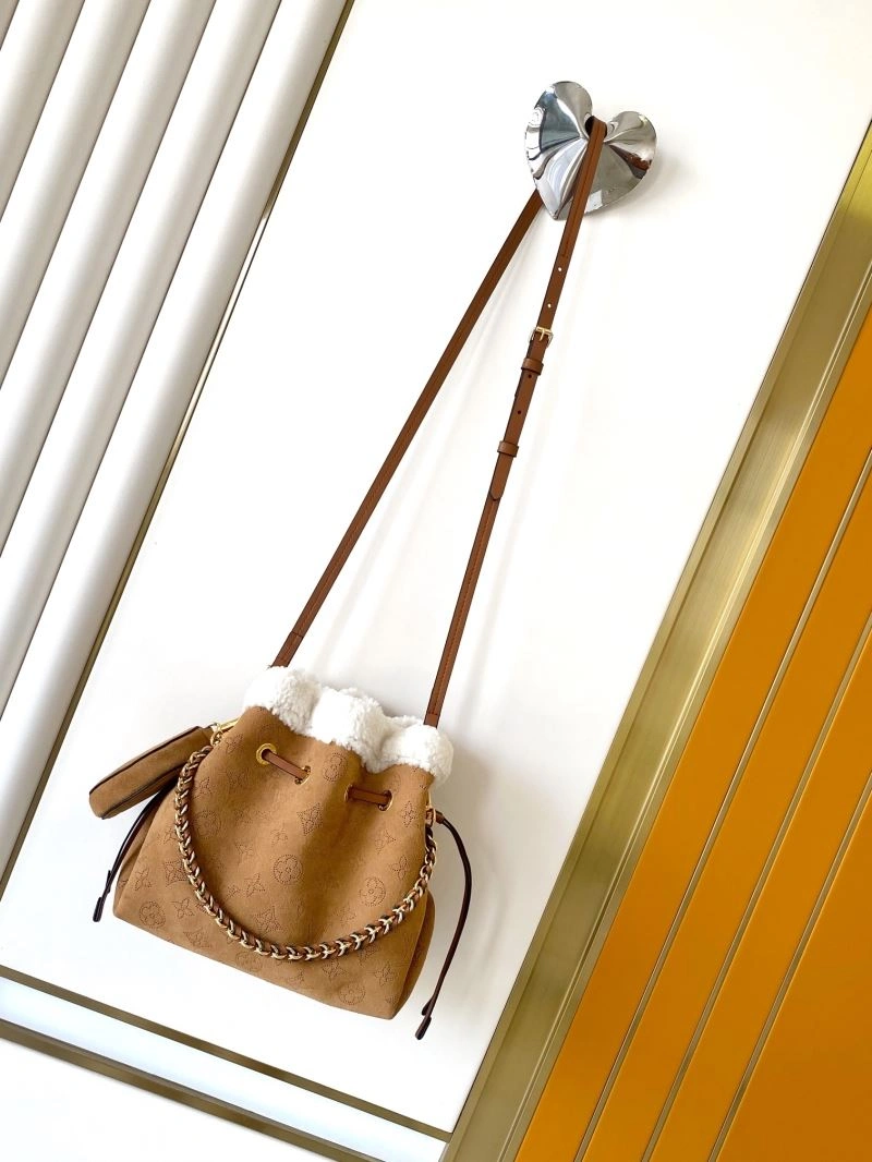 Low-cost Louis Vuitton Bucket Bags