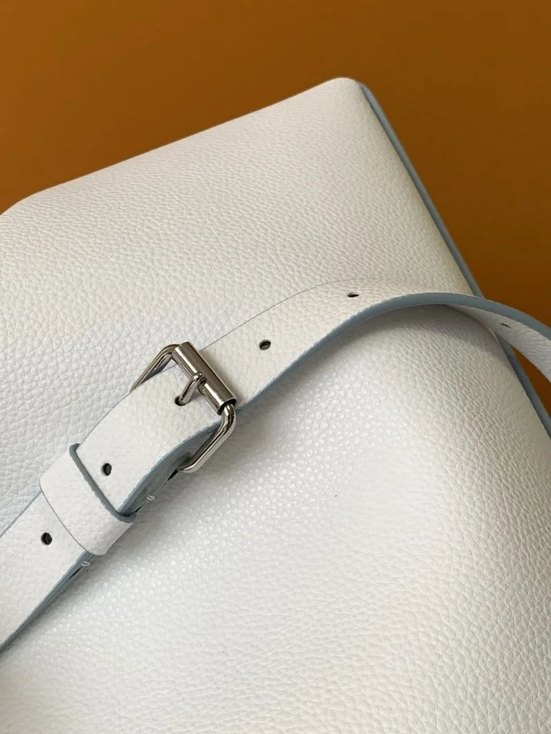 Low-cost Louis Vuitton Bucket Bags