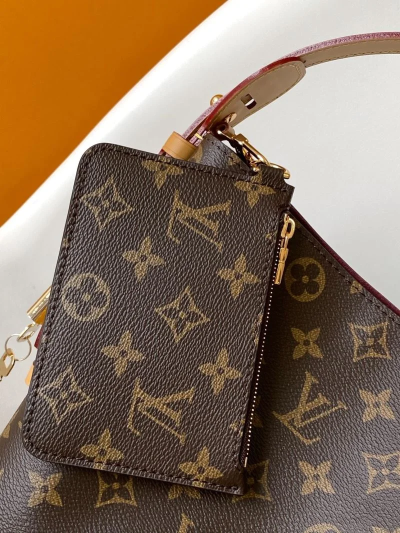 Low-cost Louis Vuitton Bucket Bags