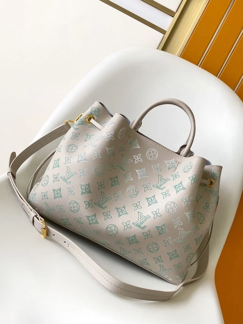 Top mirror Louis Vuitton Bucket Bags