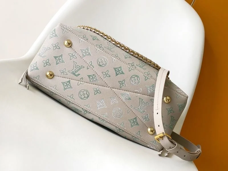Top mirror Louis Vuitton Bucket Bags