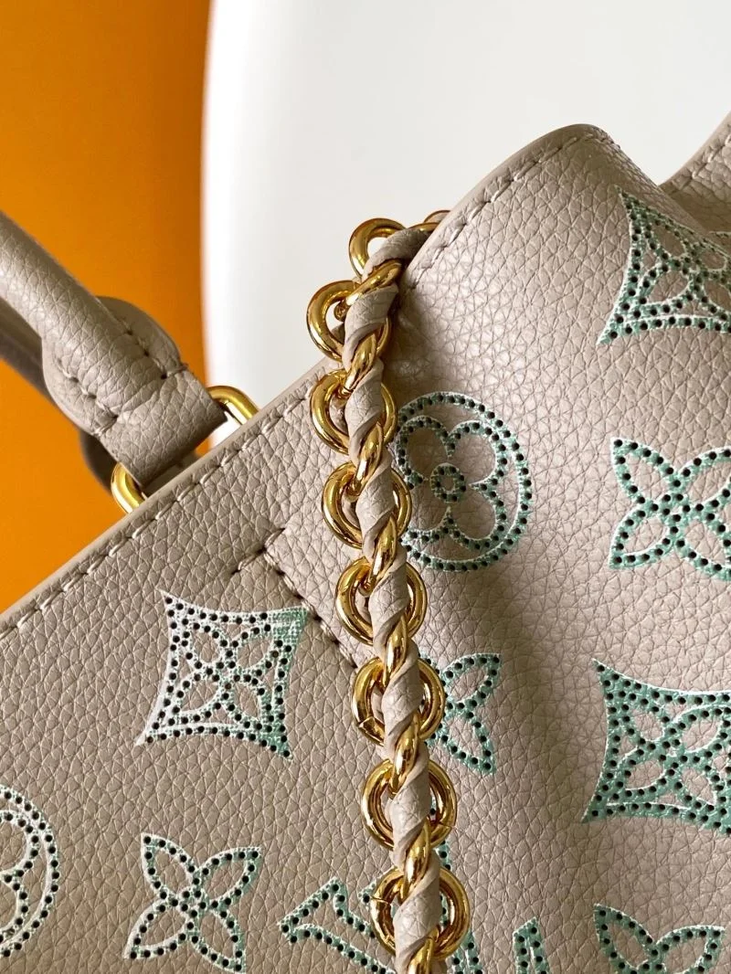 Top mirror Louis Vuitton Bucket Bags