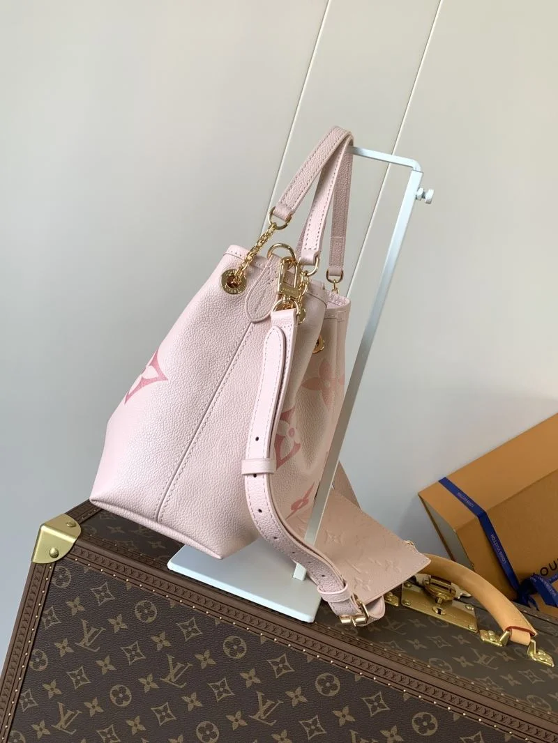 Top mirror Louis Vuitton Bucket Bags