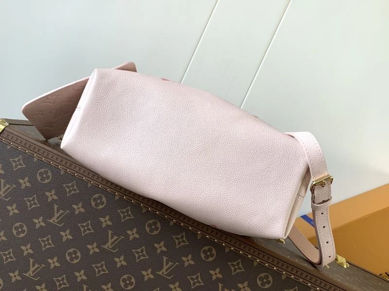 Top mirror Louis Vuitton Bucket Bags